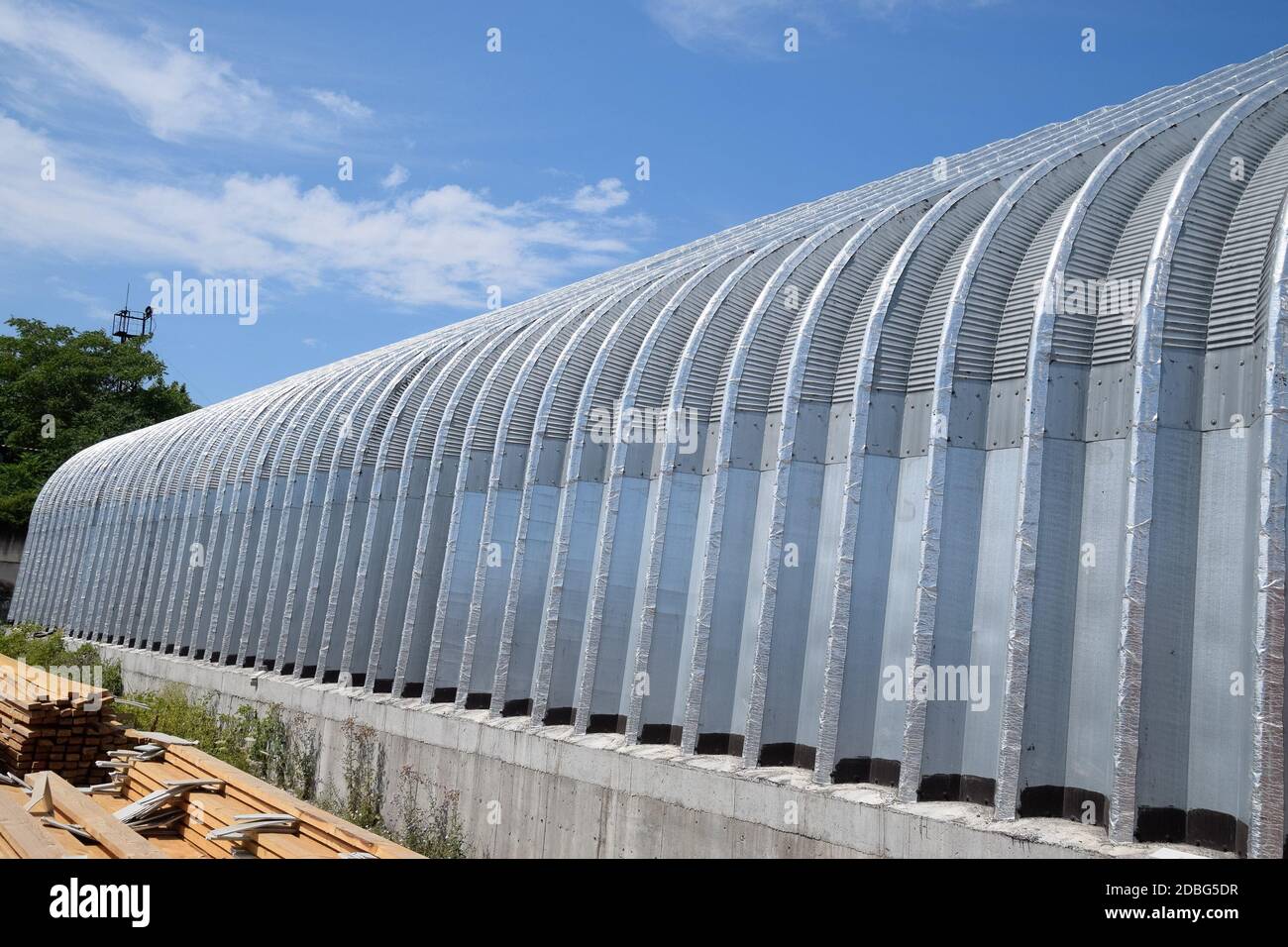 Galvanized metal gates hi-res stock photography and images - Alamy