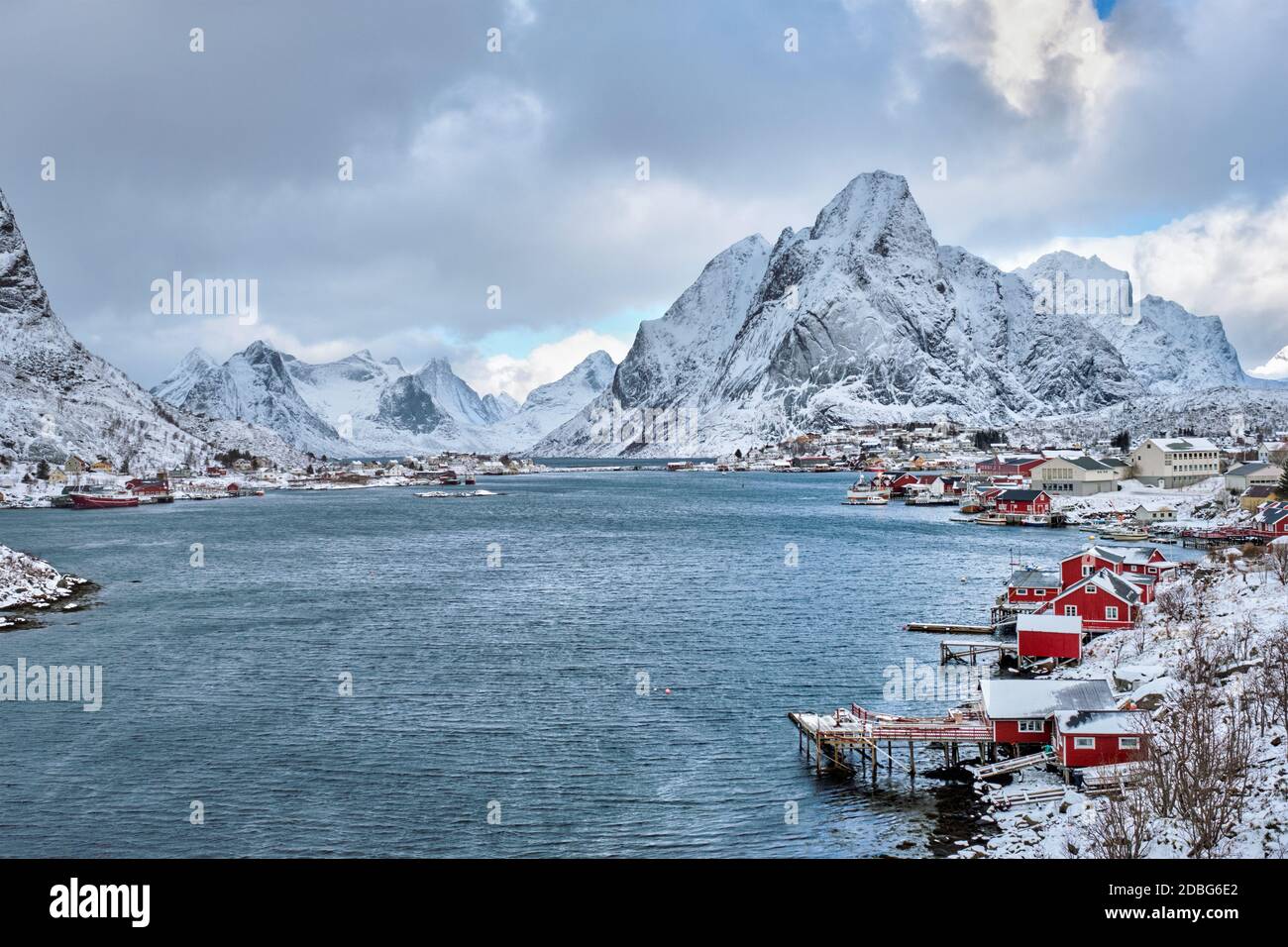 Reine fishing village on Lofoten islands with red rorbu houses in ...