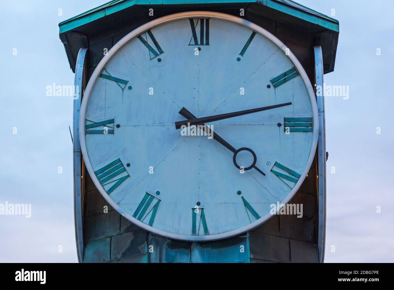 Aker brygge clock hi-res stock photography and images - Alamy