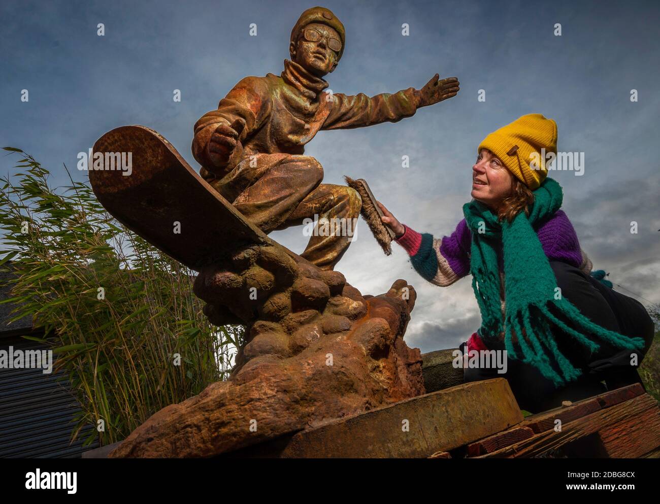Pictures Of The First Snowboard Ever Made