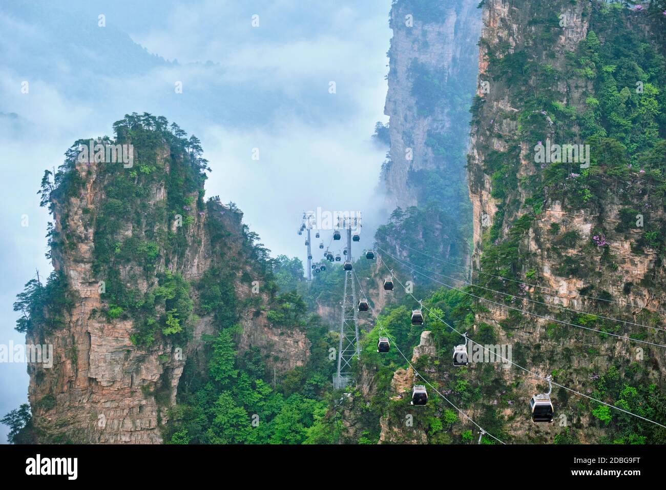 Cable car in zhangjiajie hi-res stock photography and images - Alamy