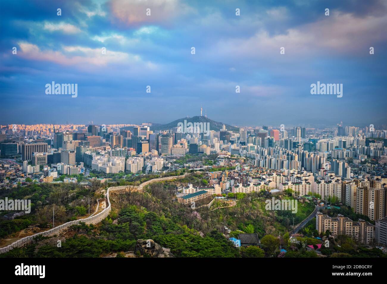 Aerial view of Seoul downtown cityscape and Namsan Seoul Tower on ...