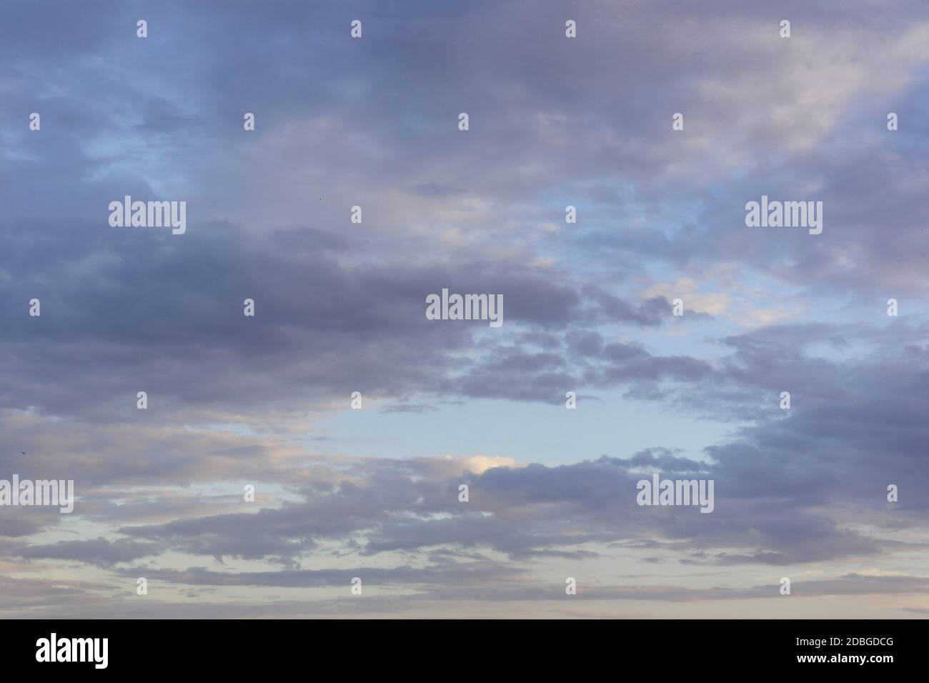 Eveing cloud hi-res stock photography and images - Alamy