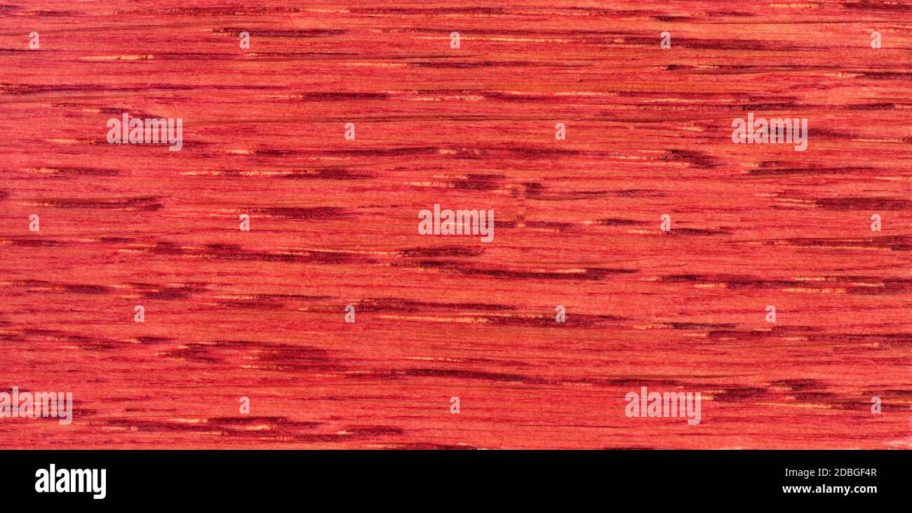 red wood texture Stock Photo - Alamy