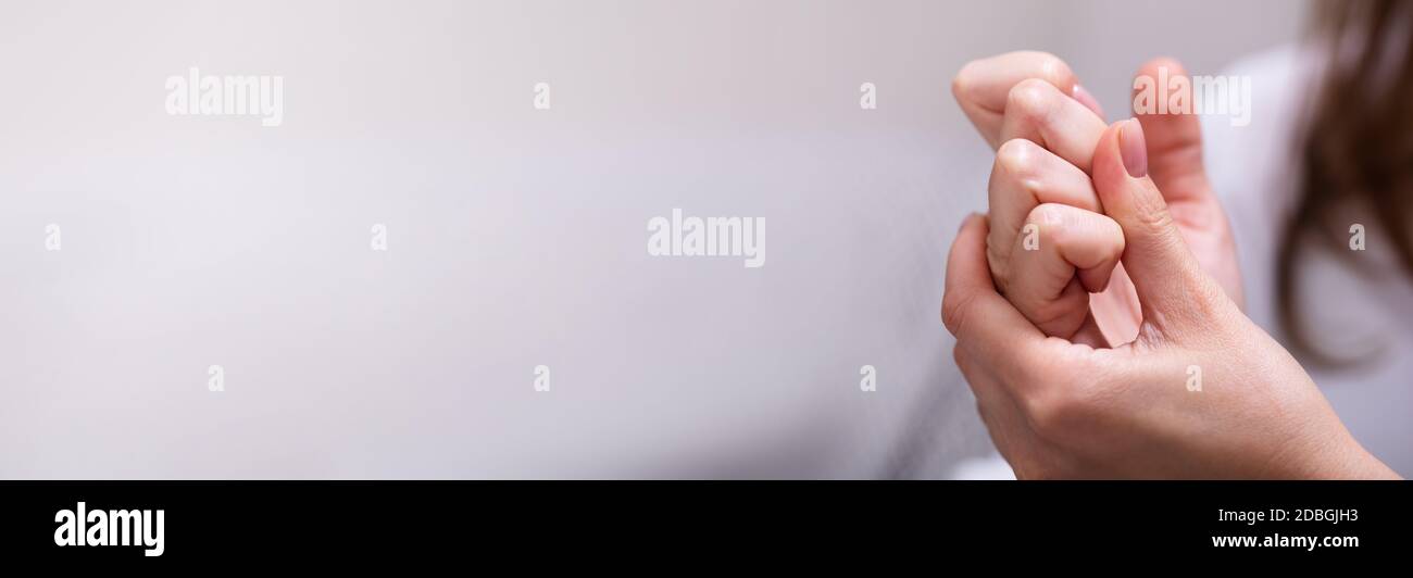 Hand knuckles hi-res stock photography and images - Alamy