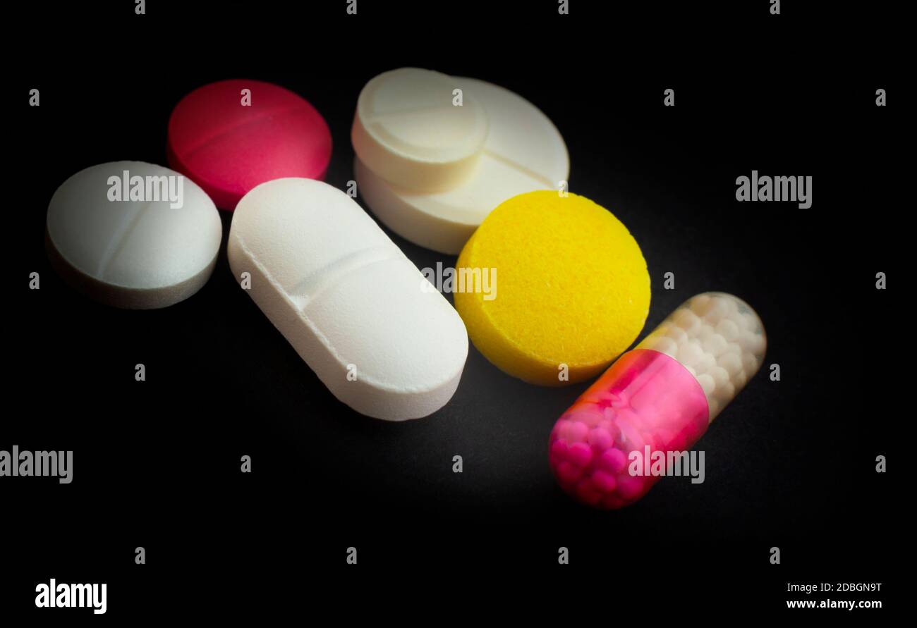 Diferent Tablets mix heap drugs pills capsules therapy doctor flu ...