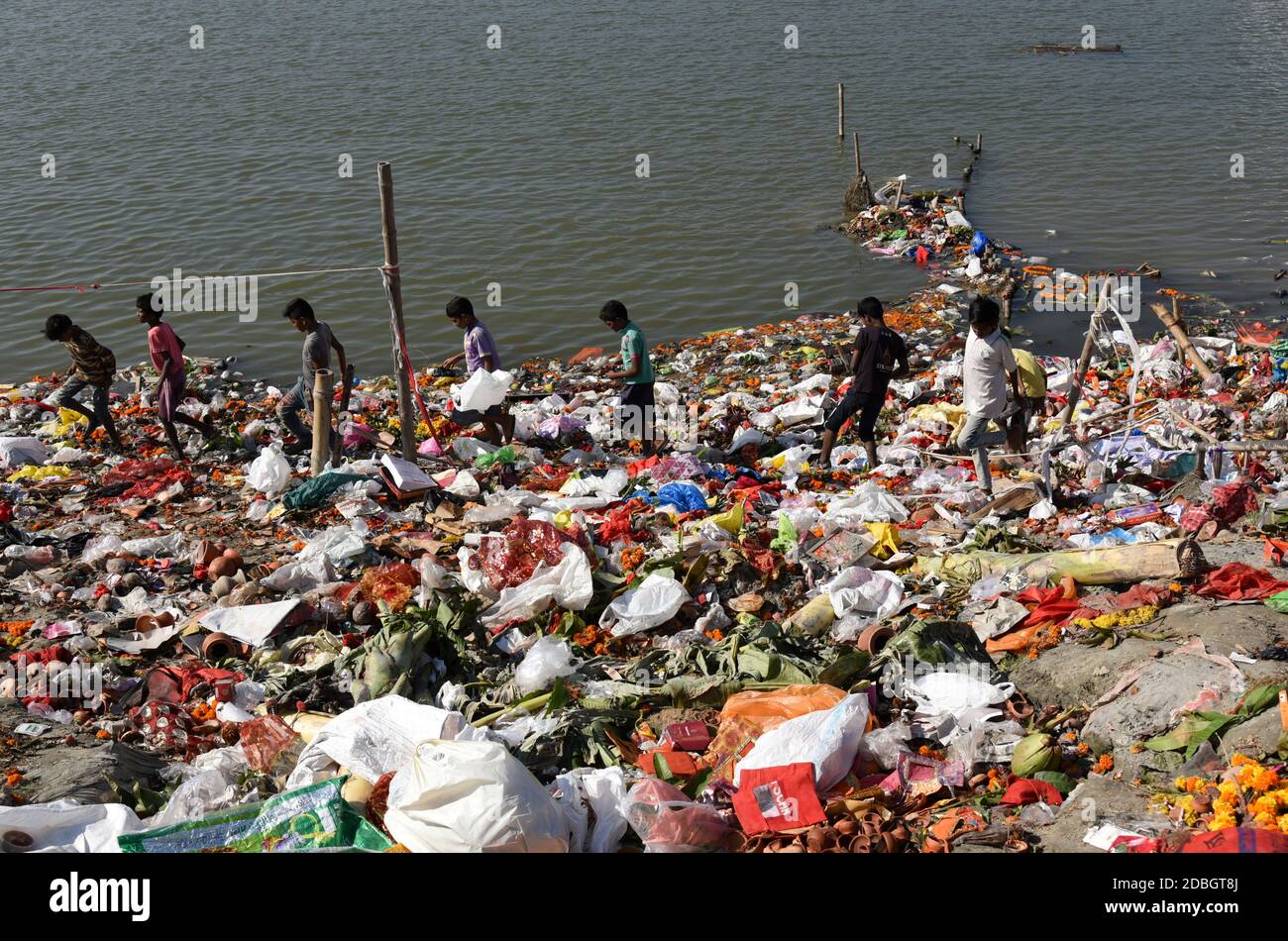 Guwahati, Assam, India. 17th Nov, 2020. Garbage picker collect waste ...