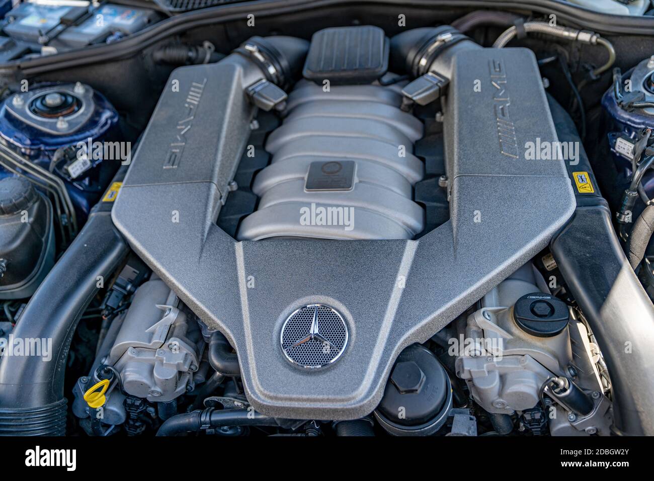 Mercedes benz engine hi-res stock photography and images - Alamy
