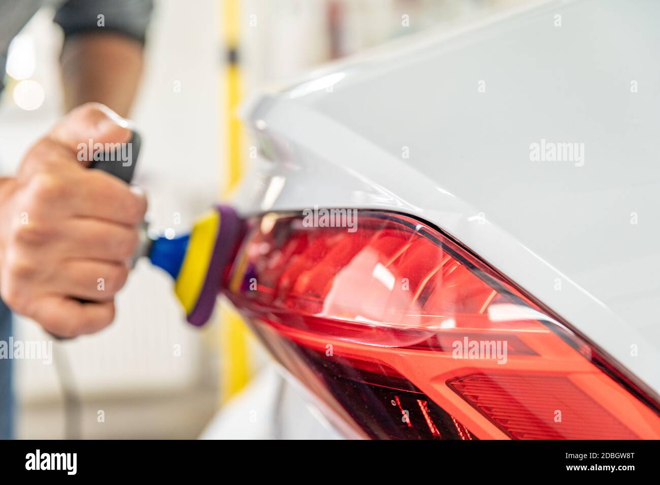 repair and polishing of rear headlights and the body of luxury cars ...