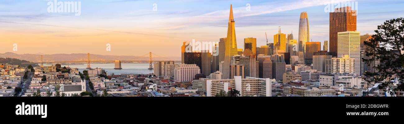 Panoramic Sunset at San Francisco downtown cityscape skylines ans ...