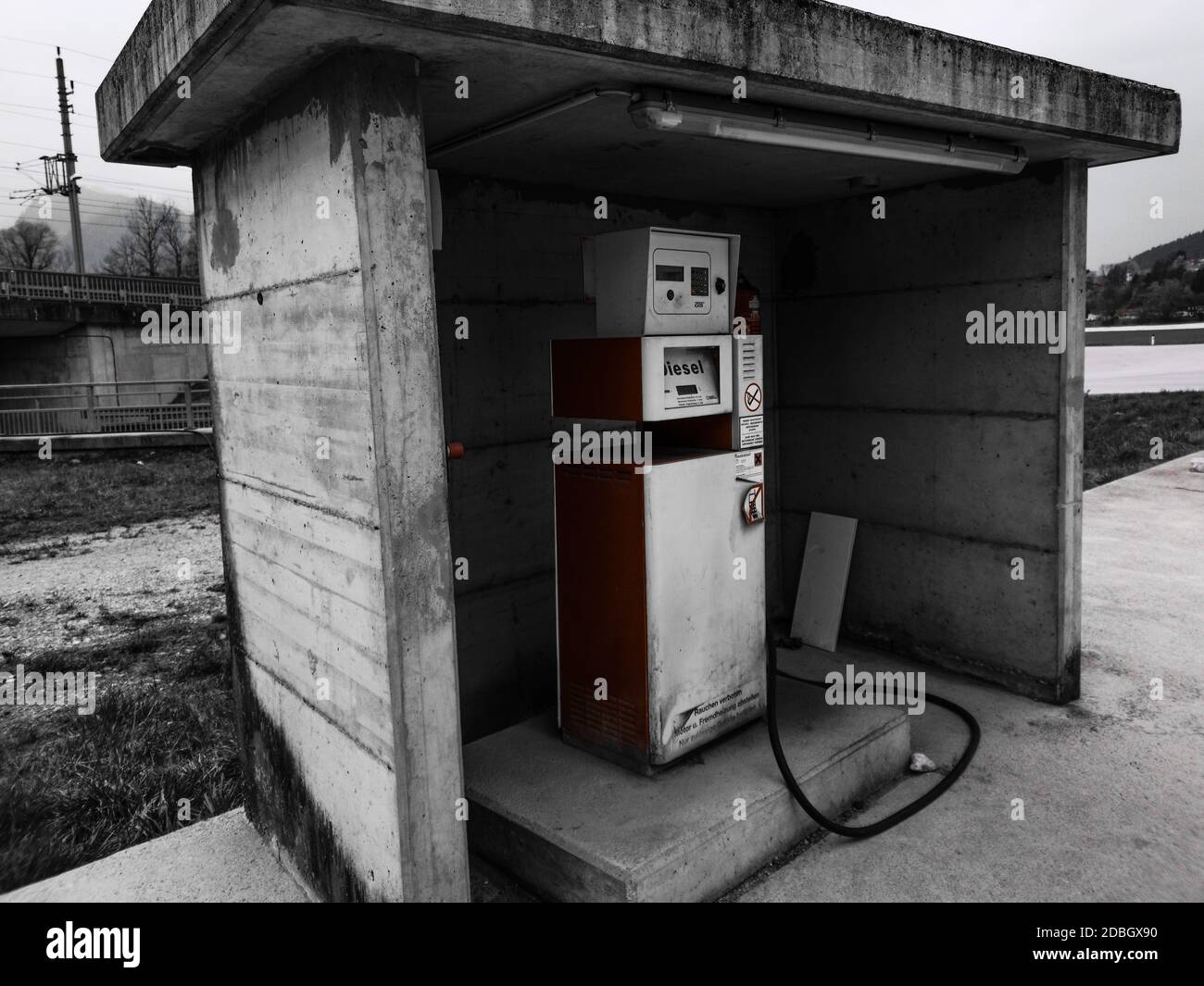 Old gas station hi-res stock photography and images - Alamy