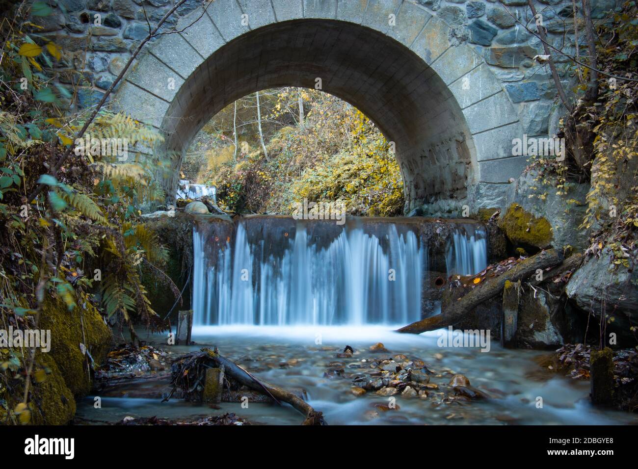 Waterfalls bridge over river hi-res stock photography and images - Alamy