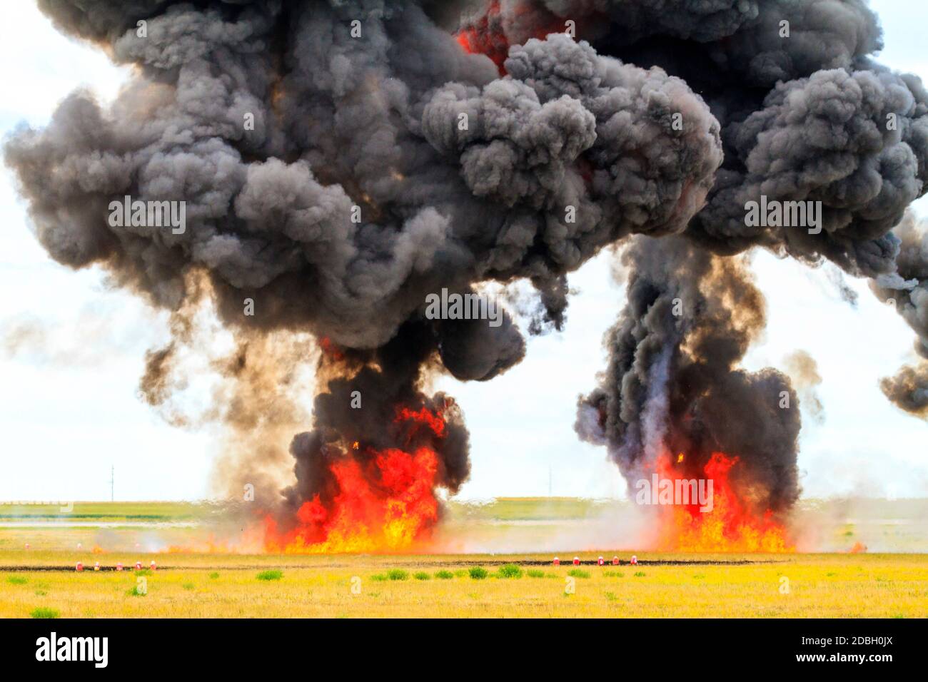 Explosion fire plume hi-res stock photography and images - Alamy