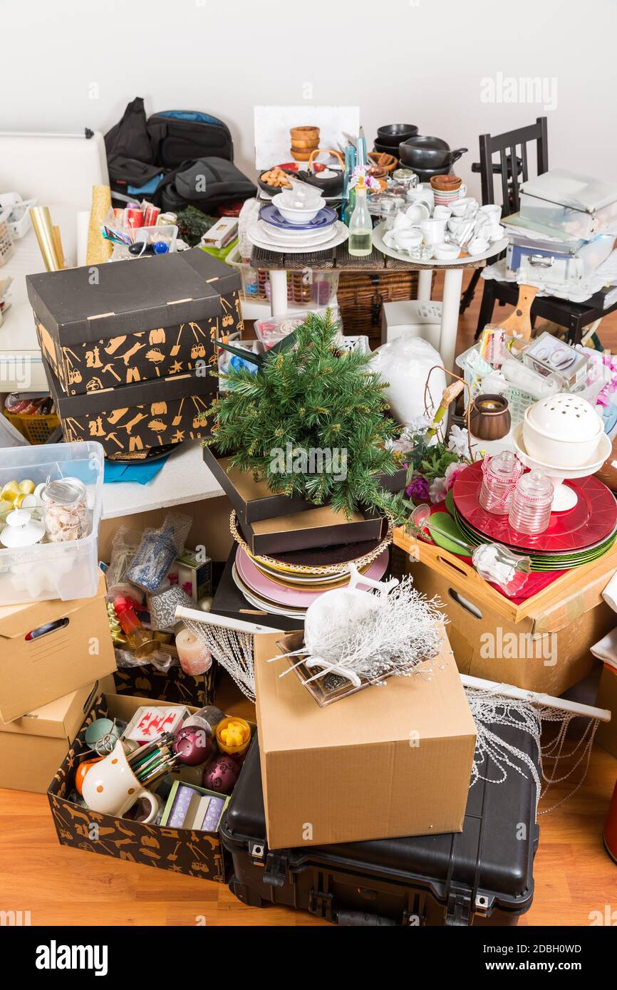 Messy cluttered desk office nobody hi-res stock photography and images ...