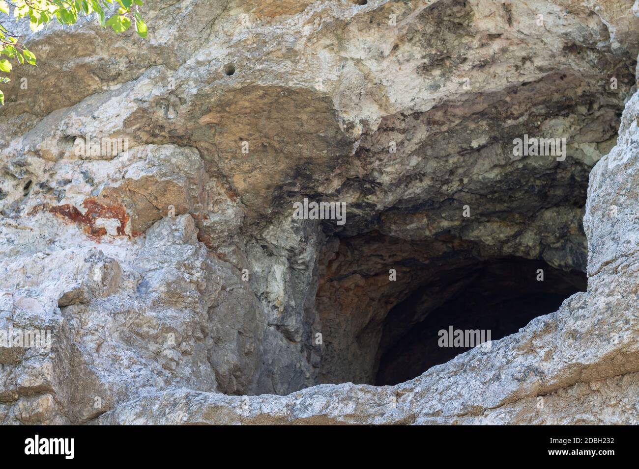 Large cave opening hi-res stock photography and images - Alamy