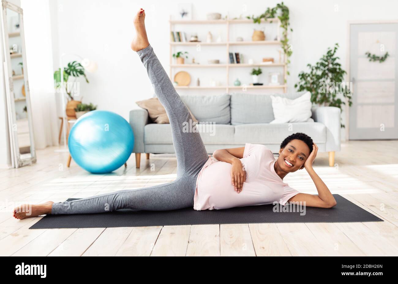 Lifting her leg hi-res stock photography and images - Alamy