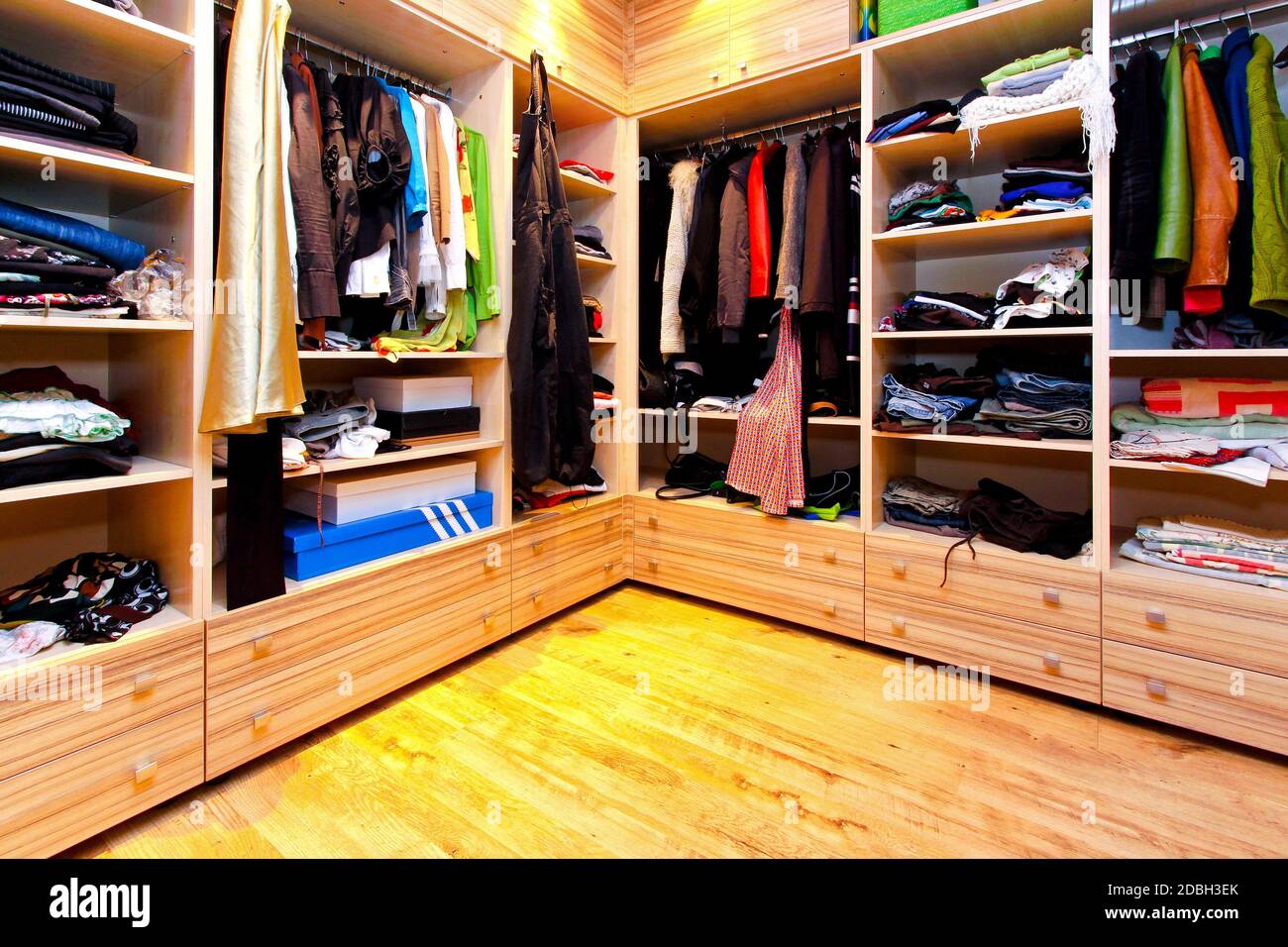 Detail of built in wardrobe with open shelves Stock Photo - Alamy