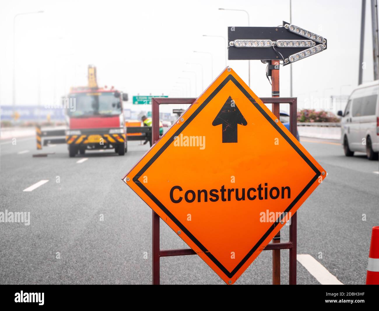 Work road contraction hi-res stock photography and images - Alamy