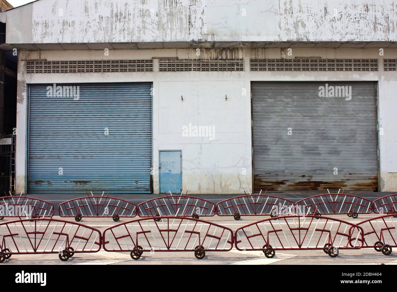 Factory security gate guard hi-res stock photography and images - Alamy