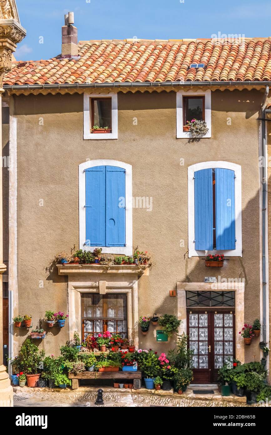 Country house in the village Villars, Provence, France Stock Photo - Alamy