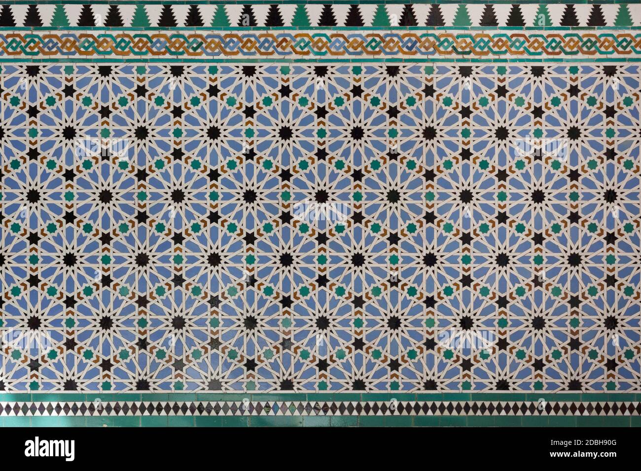Moorish Islamic geometric patterns inside palace Stock Photo - Alamy