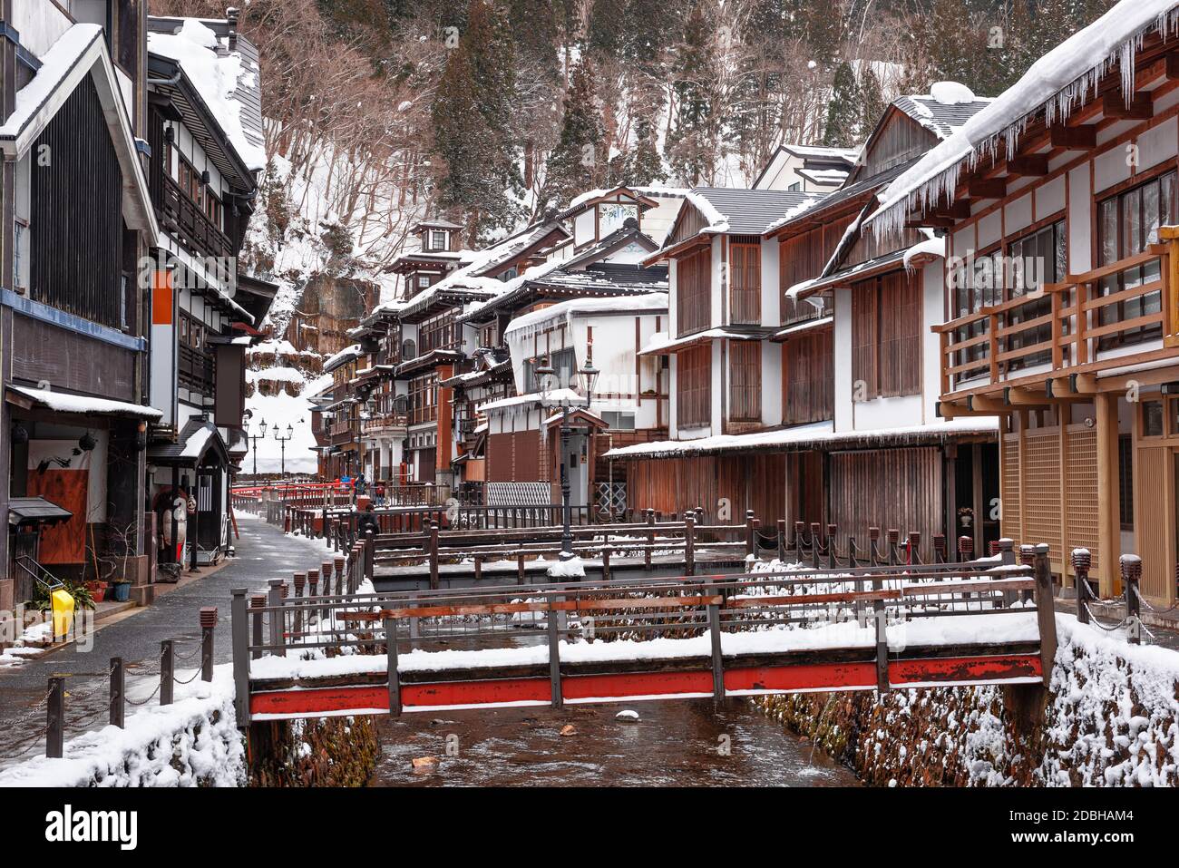 Obanazawa Ginzan Onsen, Japan hot springs town in the snow Stock Photo - Alamy