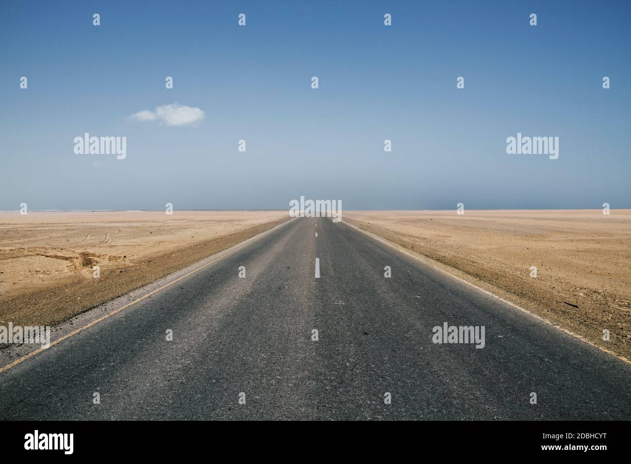 Endless roads in Oman desert Stock Photo - Alamy