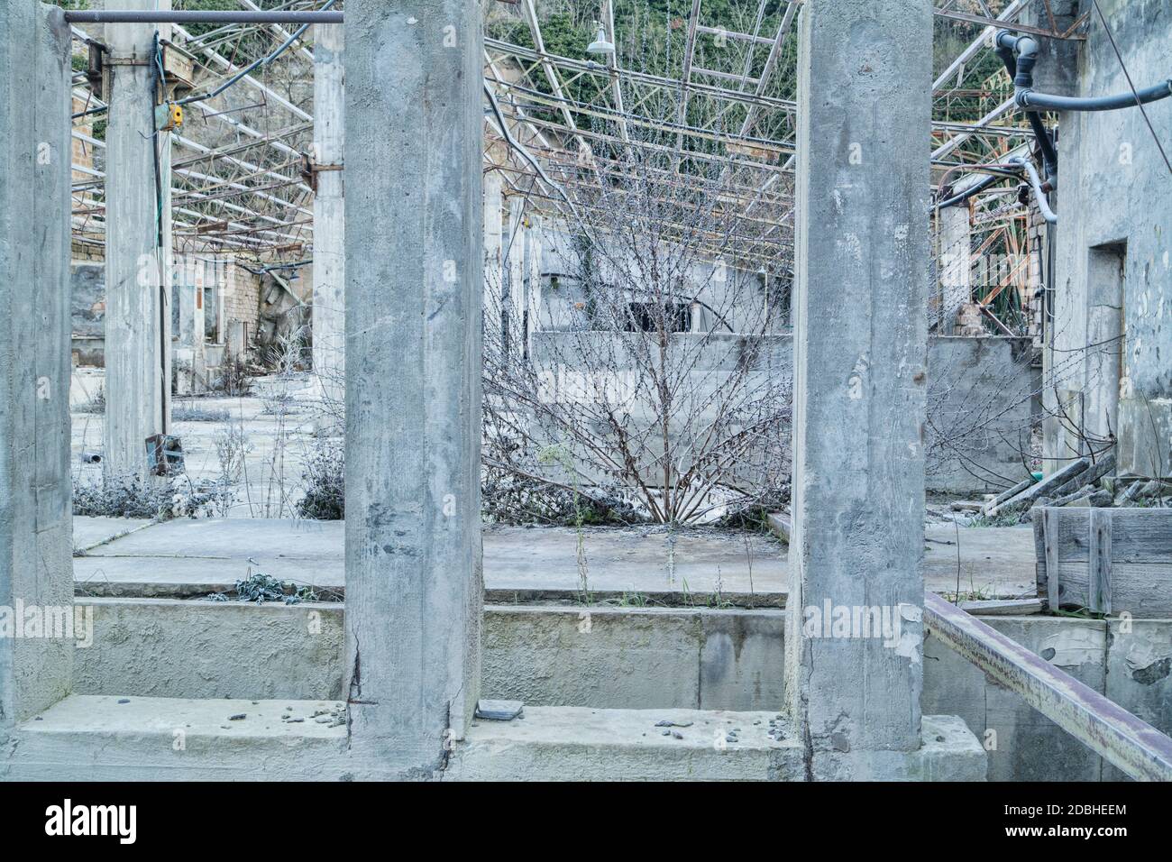 Cement factory abandoned hi-res stock photography and images - Alamy