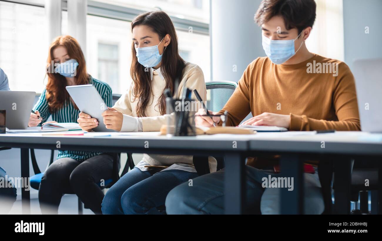 Medical students in classroom writing hi-res stock photography and ...