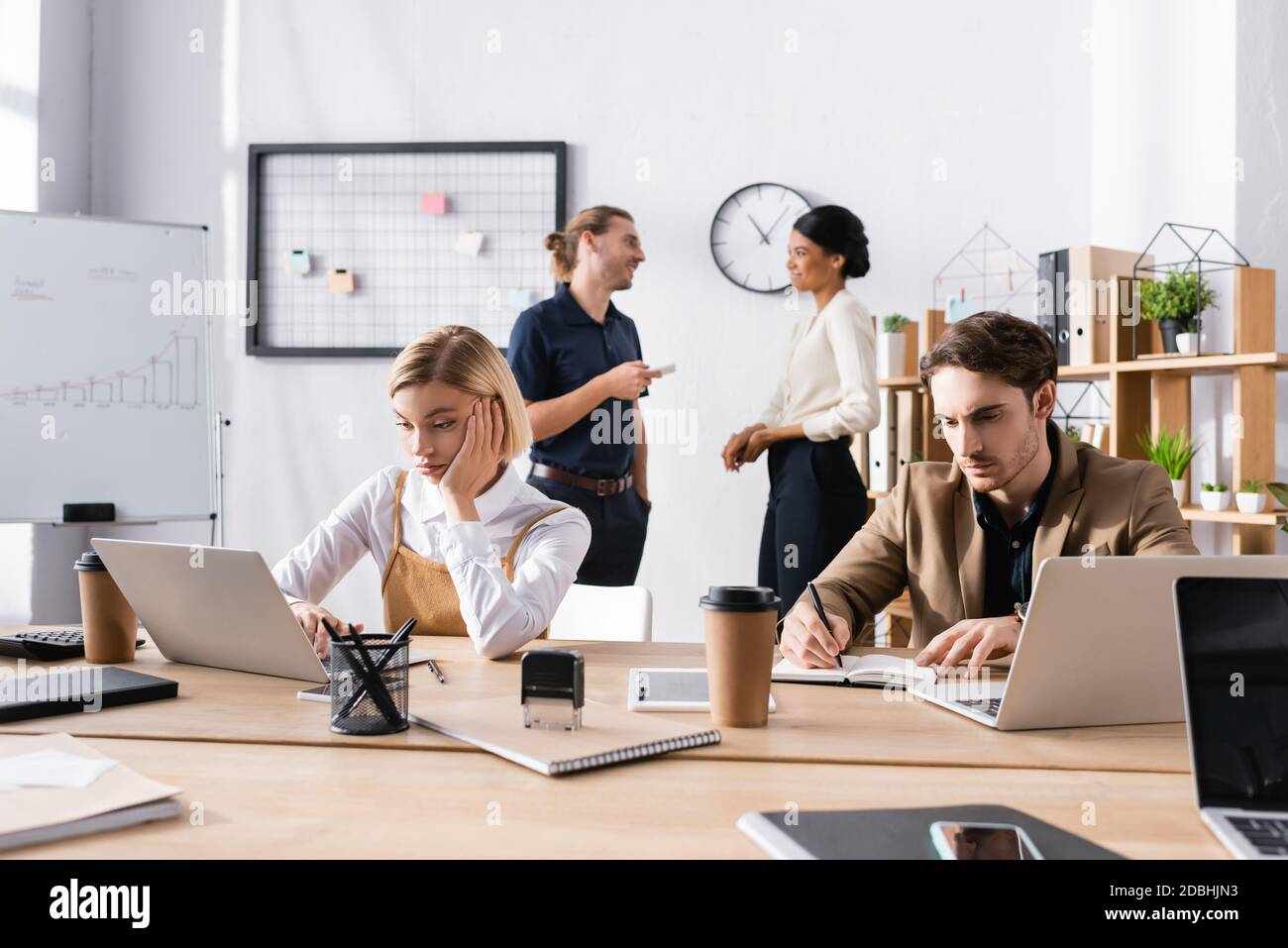 Bored office hi-res stock photography and images - Alamy