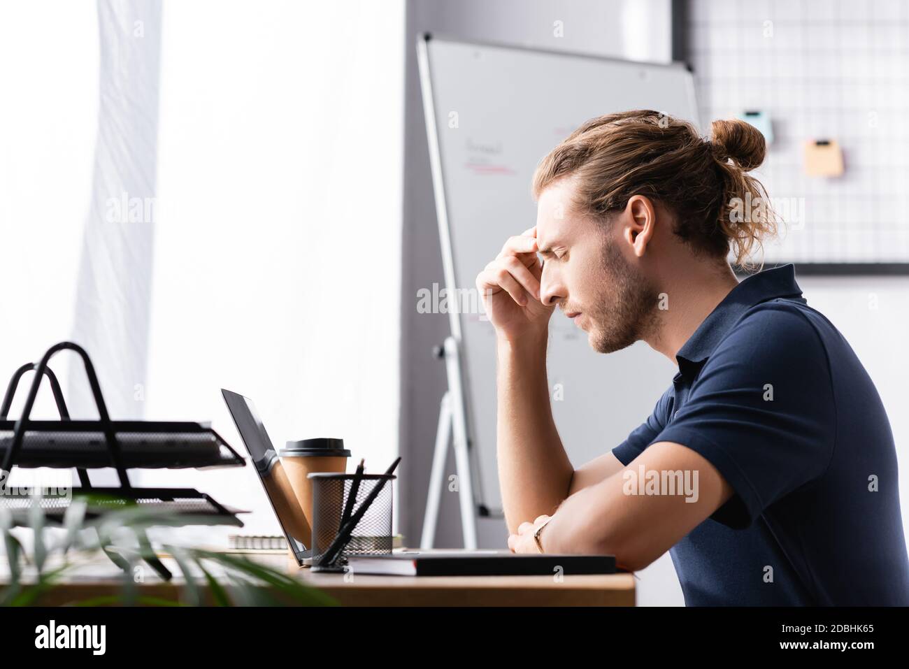 Flipchart with pens hi-res stock photography and images - Alamy