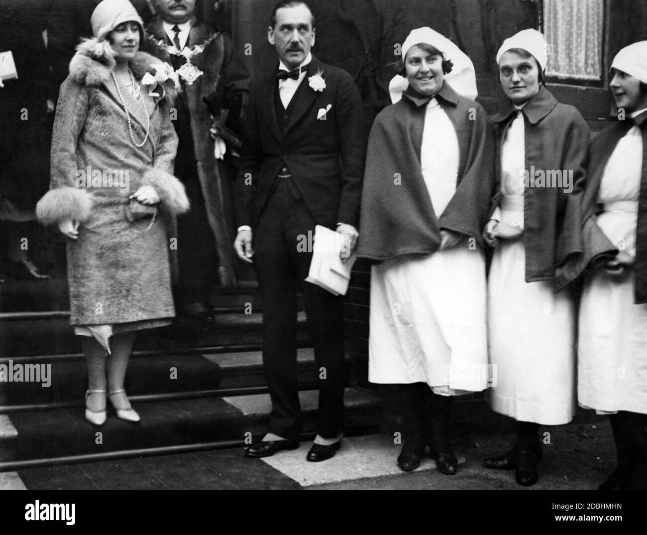Elizabeth, Duchess of York, visits the isolation block of the London ...