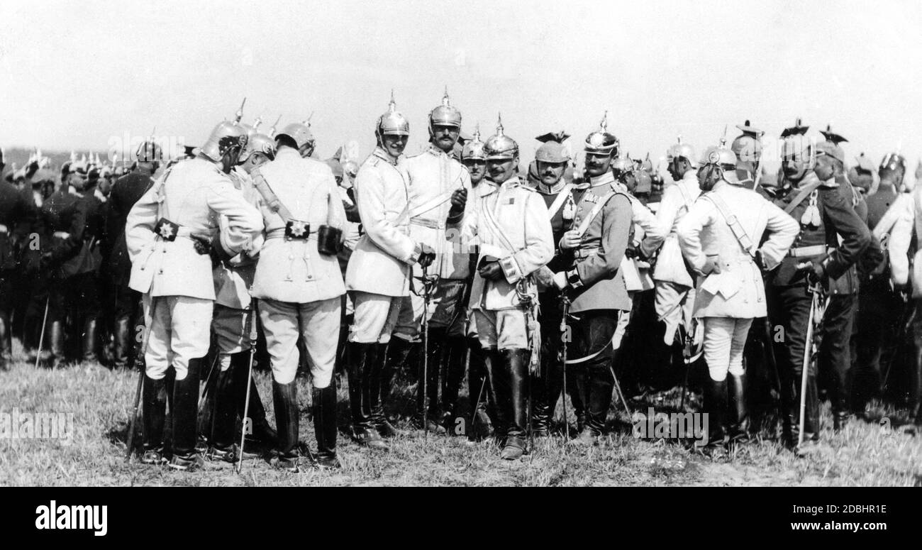 Members of the Guards Cavalry and the Guard Corps, who can be ...