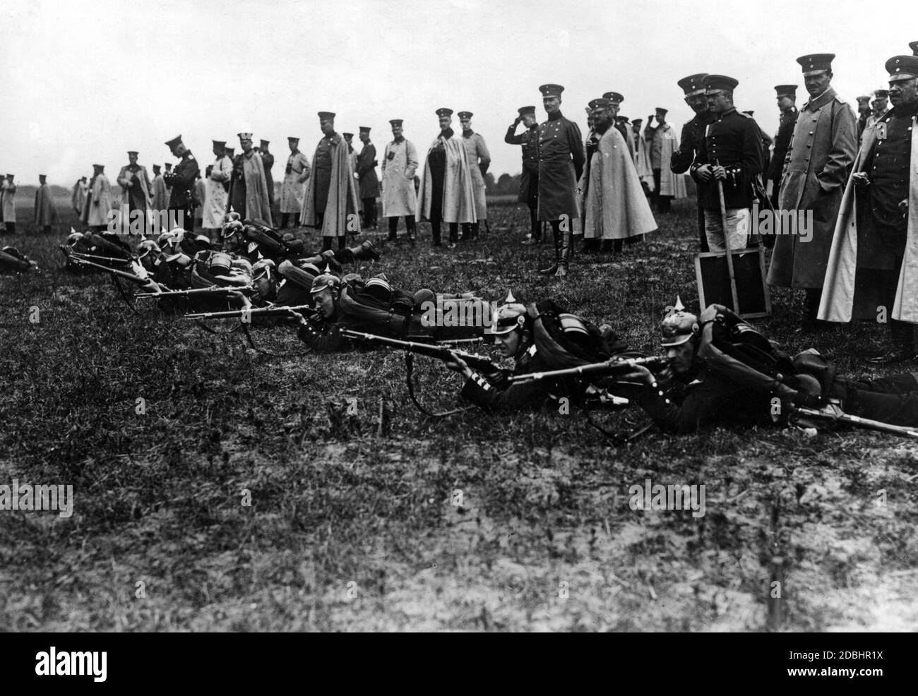 At the military training area Zehrensdorf near Zossen. A skirmish line ...