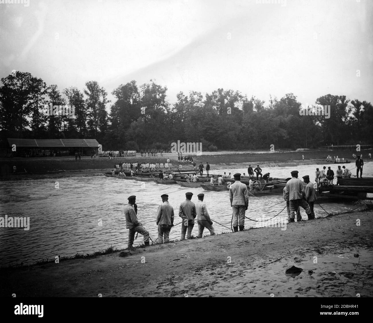 Soldiers building bridge Black and White Stock Photos & Images - Alamy