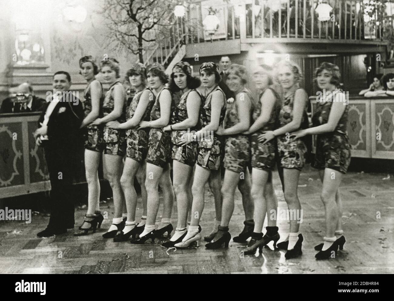 Berlin nightlife 1930s hi-res stock photography and images - Alamy