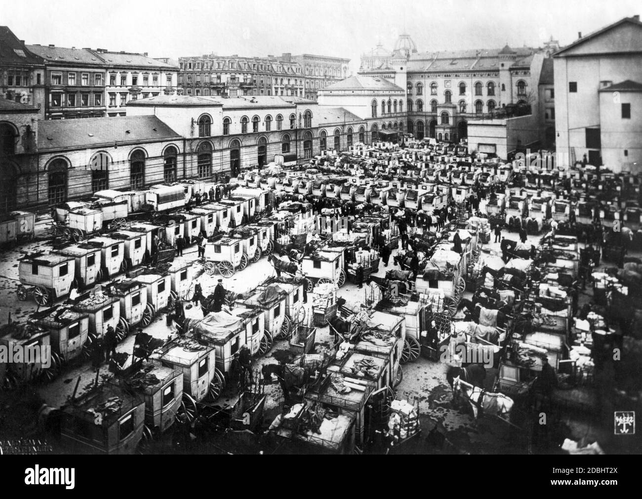 The courtyard of the Postpaketamt (Parcel Office) in Berlin Stock Photo ...