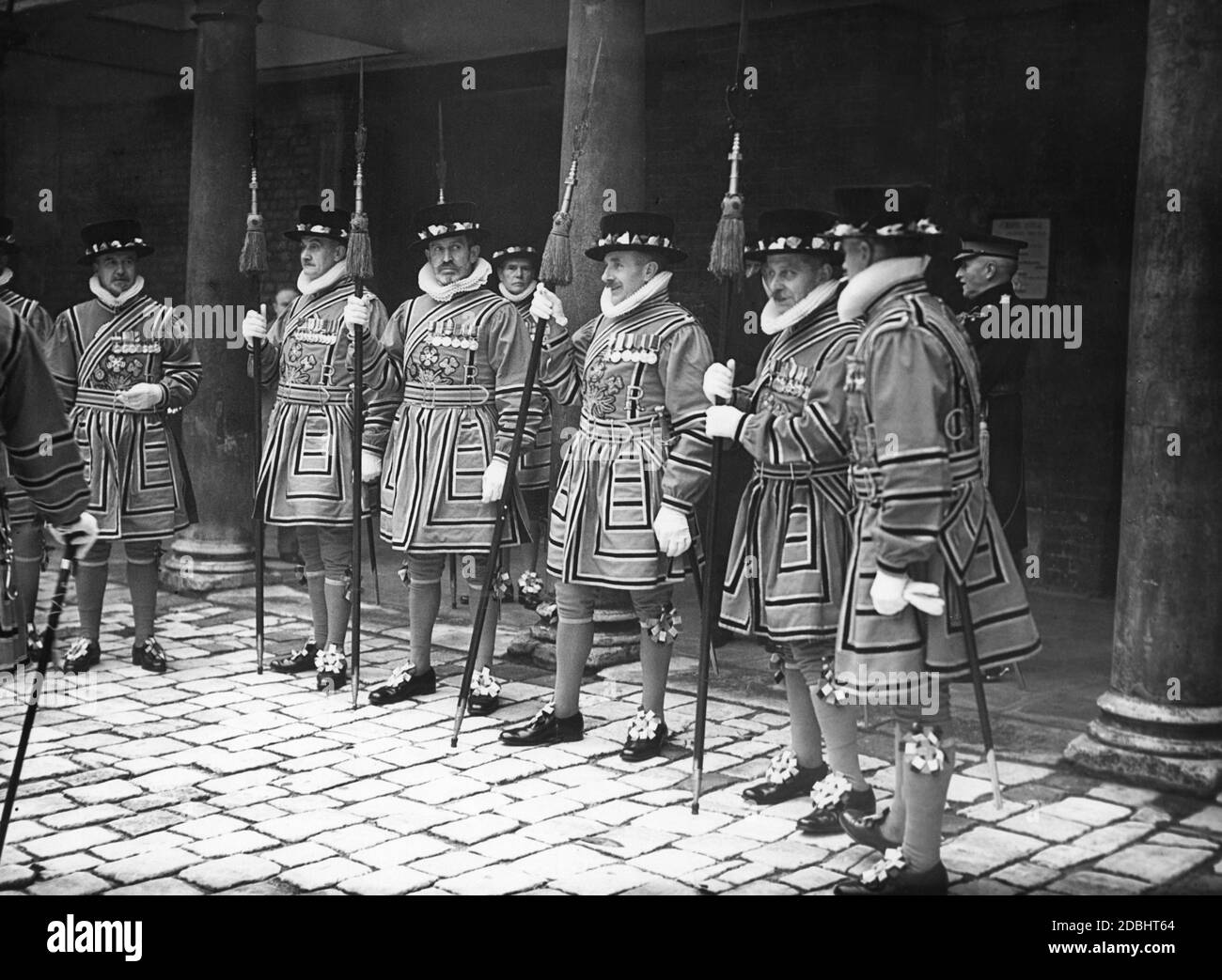 Members of the Royal Guard stand outside the St. James's Palace in ...