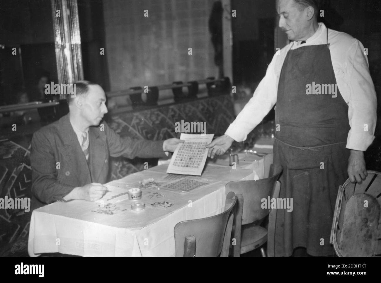 1940 england stamps hi-res stock photography and images - Alamy