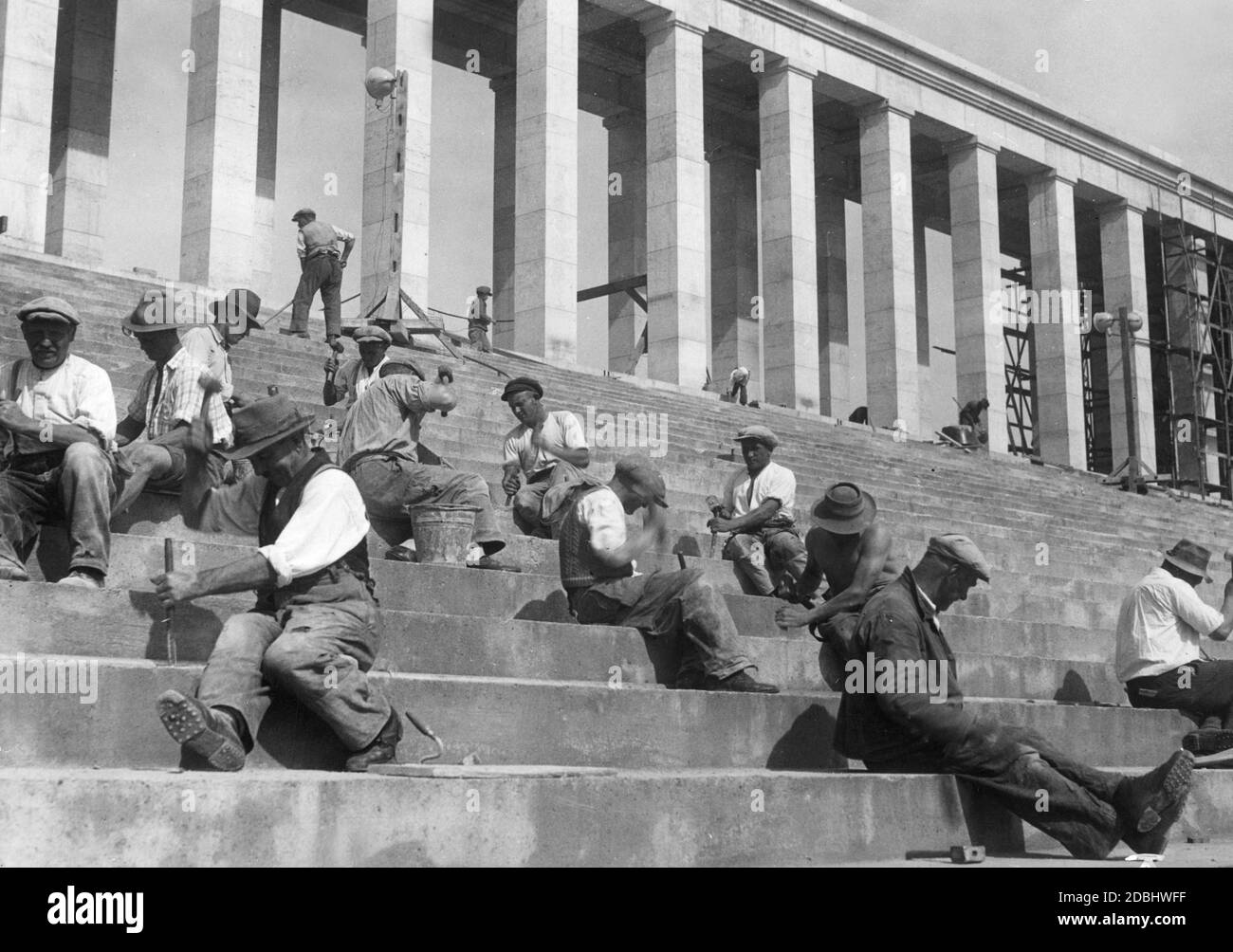 1930s nazi party nuremberg rally hi-res stock photography and images ...