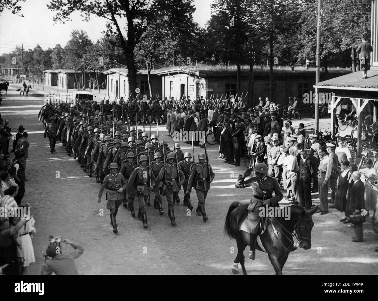 World war ii era barracks hi-res stock photography and images - Alamy