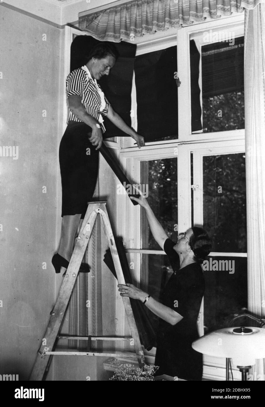 World war ii blackout hi-res stock photography and images - Alamy