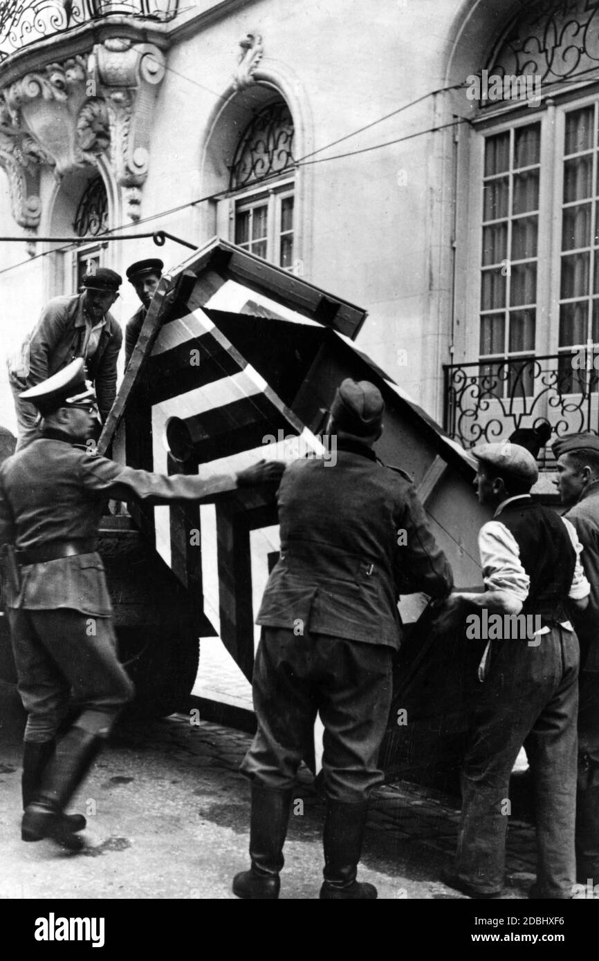 Construction post wwii germany hi-res stock photography and images - Alamy