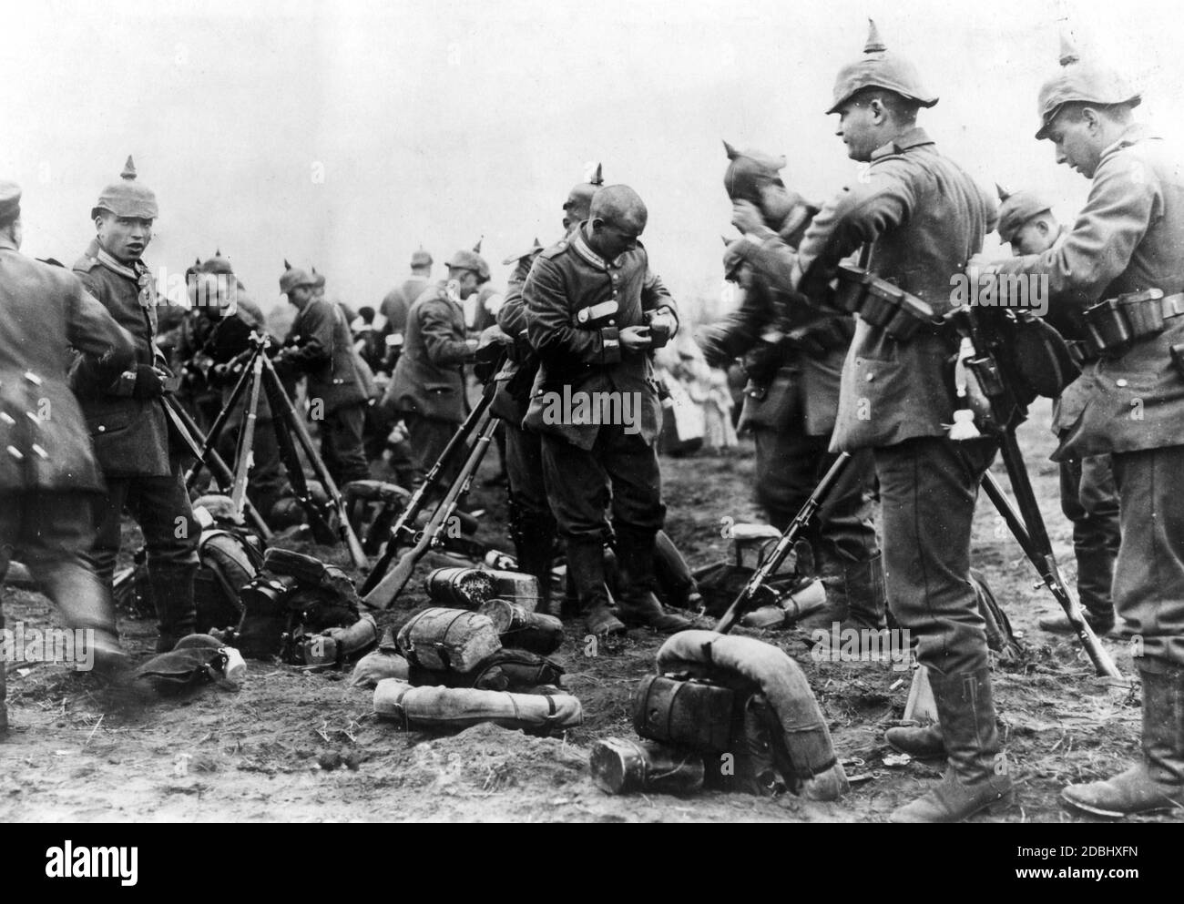 First world war soldier bag hi-res stock photography and images - Alamy