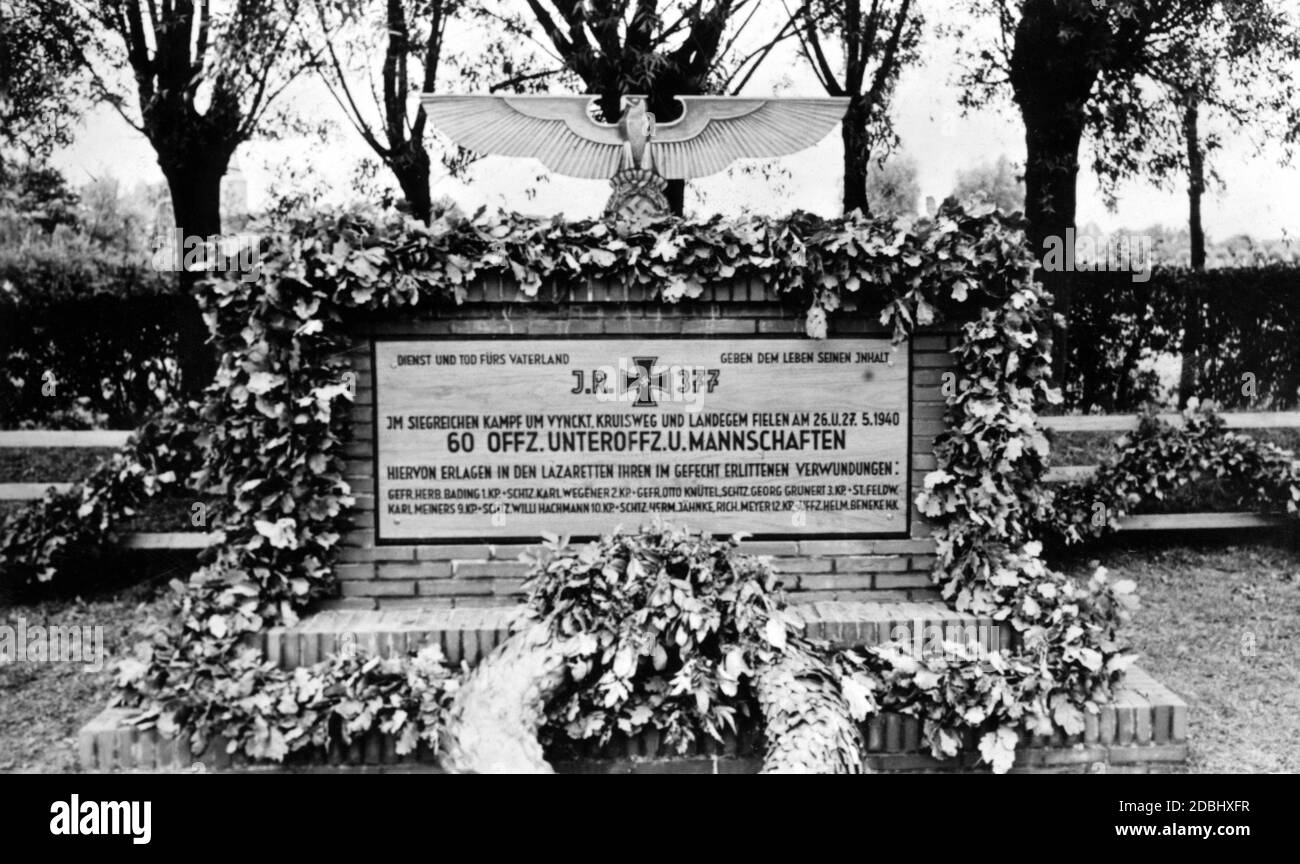 Fallen nazi soldiers hi-res stock photography and images - Alamy