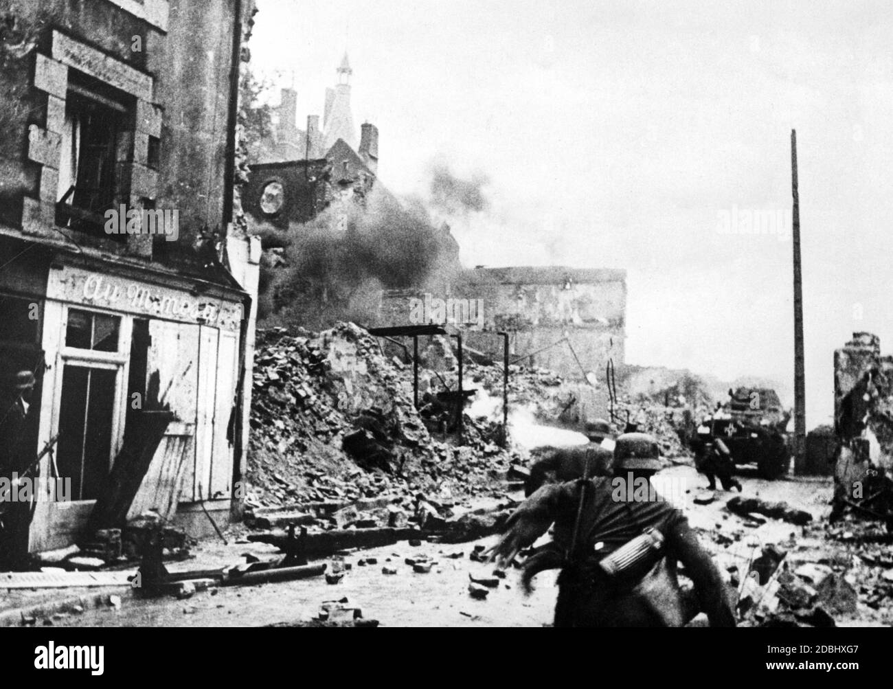 Combat destroyed hi-res stock photography and images - Alamy