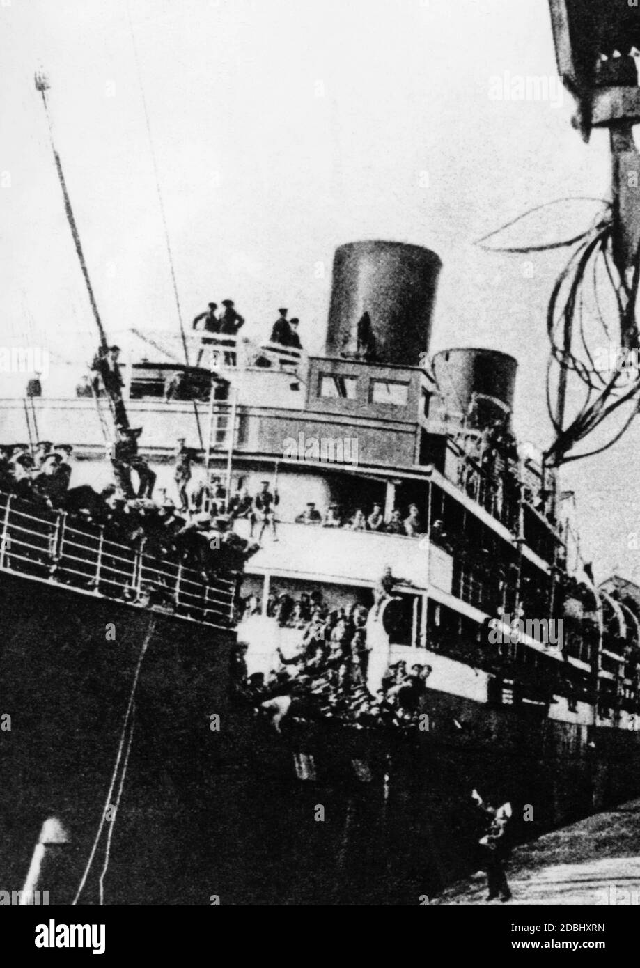 Russia civil war 1918 french Black and White Stock Photos & Images - Alamy