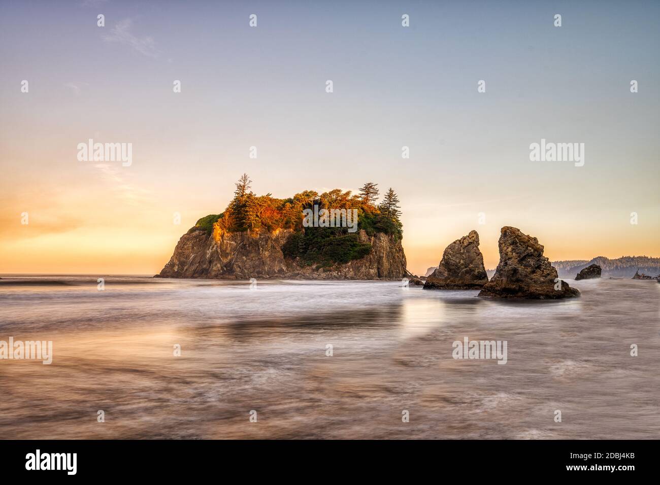 Sunrise at Ruby Beach in Olympic National Park, UNESCO World Heritage ...