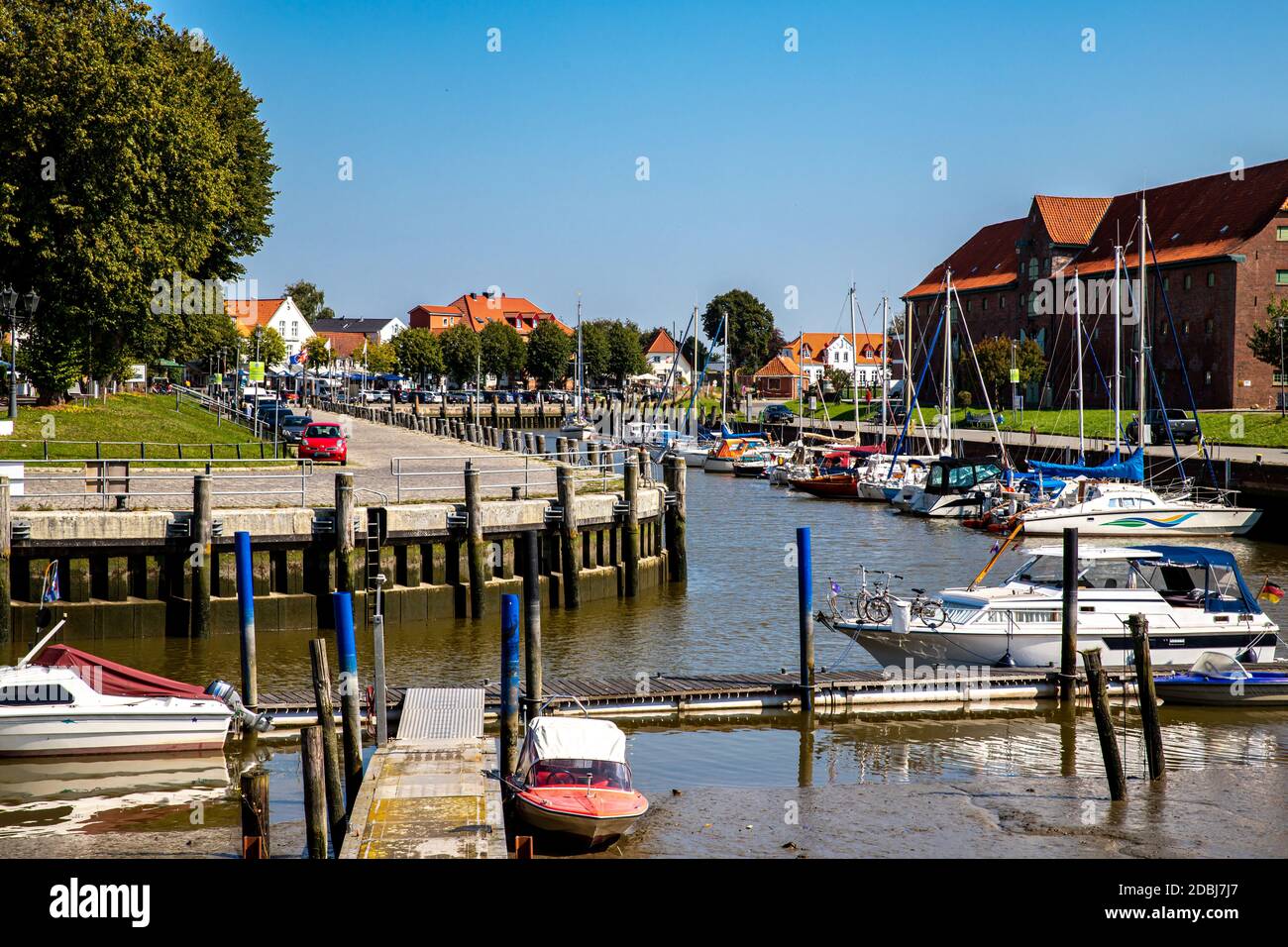 Harbor in tonning hi-res stock photography and images - Alamy