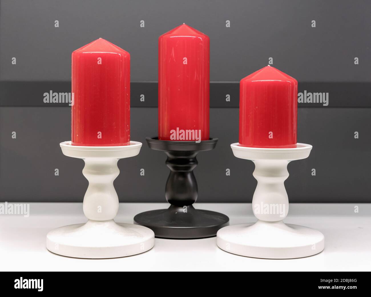 Red christmas candles hi-res stock photography and images - Alamy
